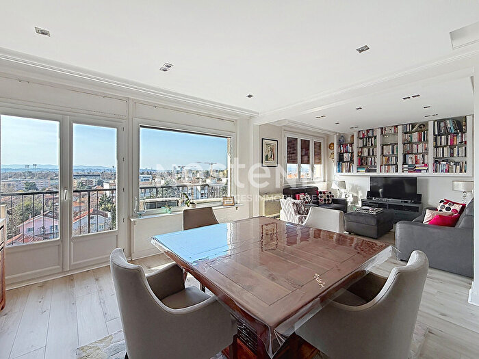 Appartement à vendre - Bron, Centre-ville - 5 pièces - 3 chambres