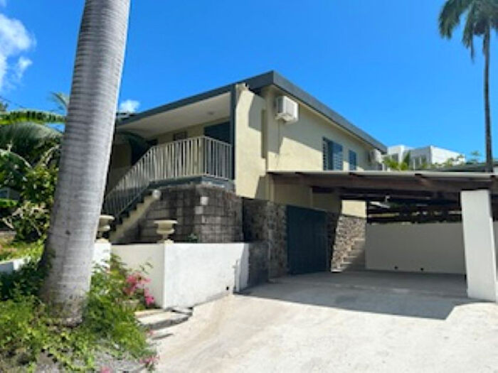 Maison à louer - Saint-Denis, Providence, Les Camélias - 5 pièces - 3 chambres