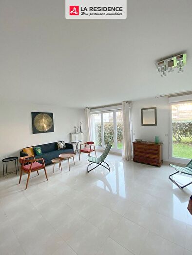 Appartement à louer - Montigny-le-Bretonneux, Le Village - 5 pièces - 3 chambres