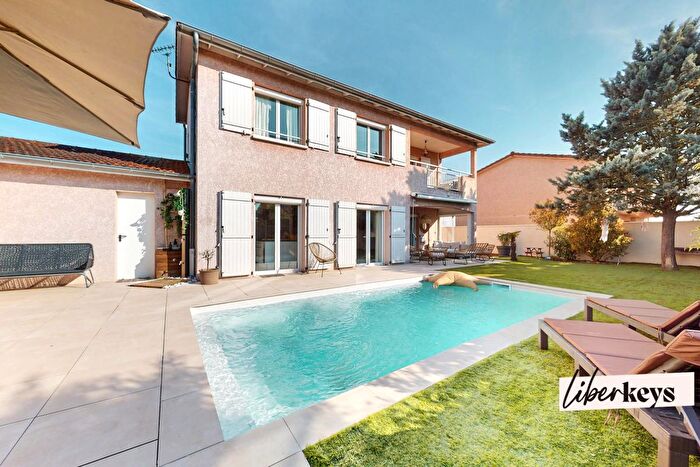 Maison à vendre - Genas - 6 pièces - 4 chambres