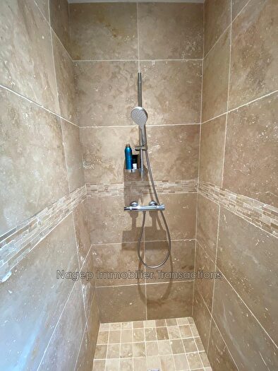 Maison à vendre - Saint-Rémy-en-Rollat - 6 pièces - 4 chambres