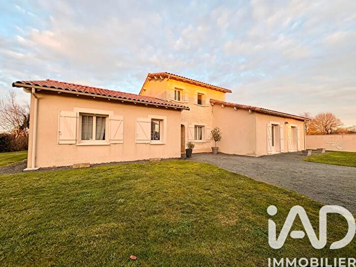 Maison à vendre - Saint-Léger-de-la-Martinière - 5 pièces - 3 chambres