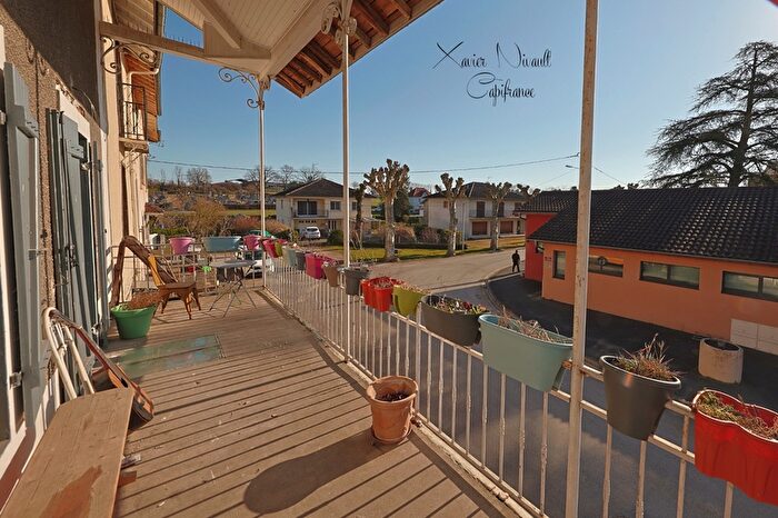 Maison à vendre - Saint-Julien-sur-Reyssouze - 6 pièces - 4 chambres