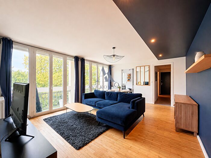 Bron : Appartement 5 pièces à louer