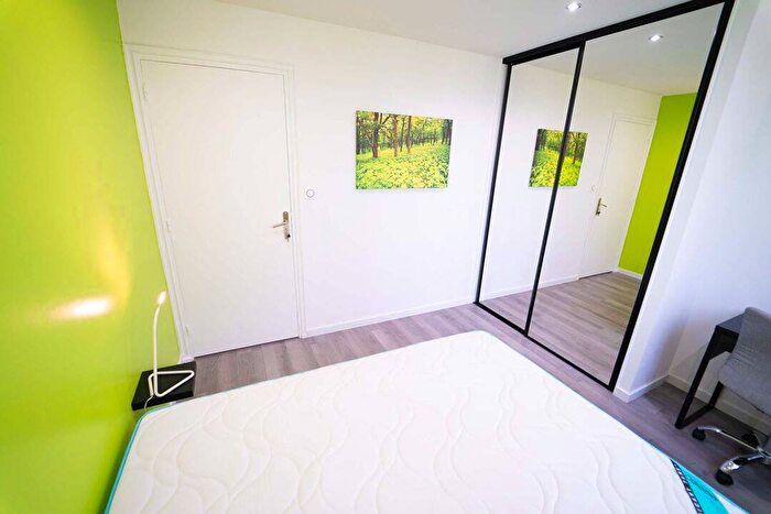 Appartement à louer - Montchat, Lyon ème arrondissement - 5 pièces - 4 chambres