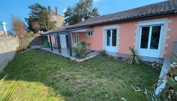 Maison à vendre - La Trimouille - 4 pièces - 3 chambres