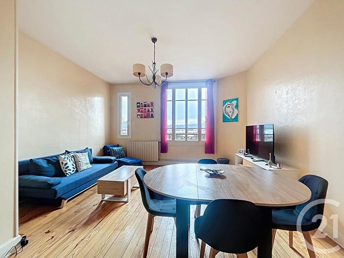 Appartement à louer - Saint-Pourçain-sur-Sioule - 3 pièces - 2 chambres