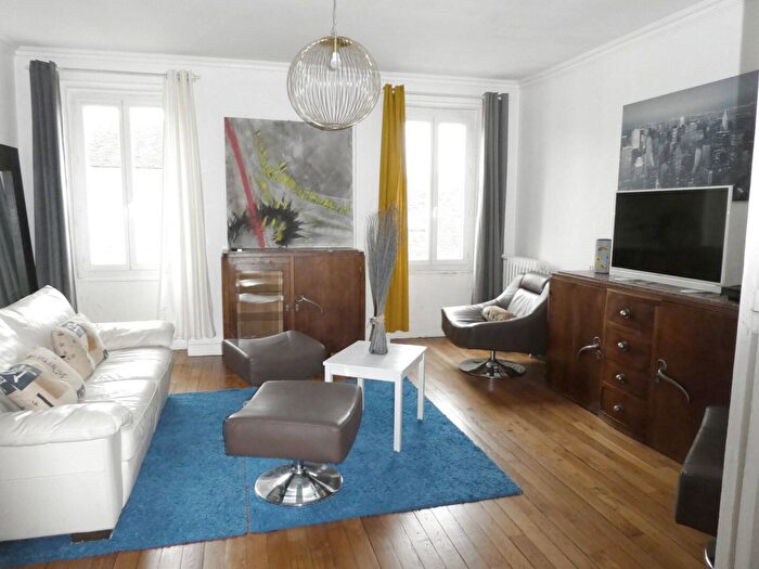 Appartement à louer - Fontainebleau - 4 pièces - 2 chambres