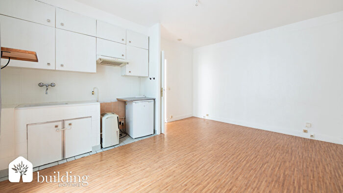 Levallois-Perret, Front de Paris : Appartement 2 pièces à vendre