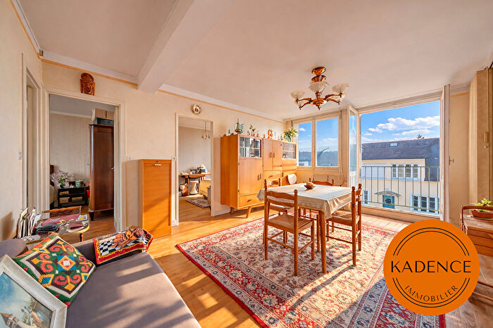 Appartement à vendre - Quartiers Nord-Est, Jeanne dArc - 4 pièces - 3 chambres