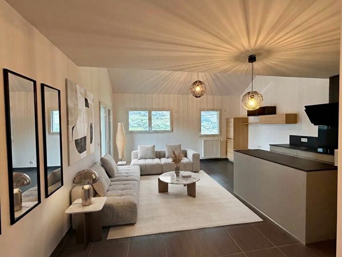 Appartement à vendre - Saint-Jeoire-Prieuré - 4 pièces - 3 chambres