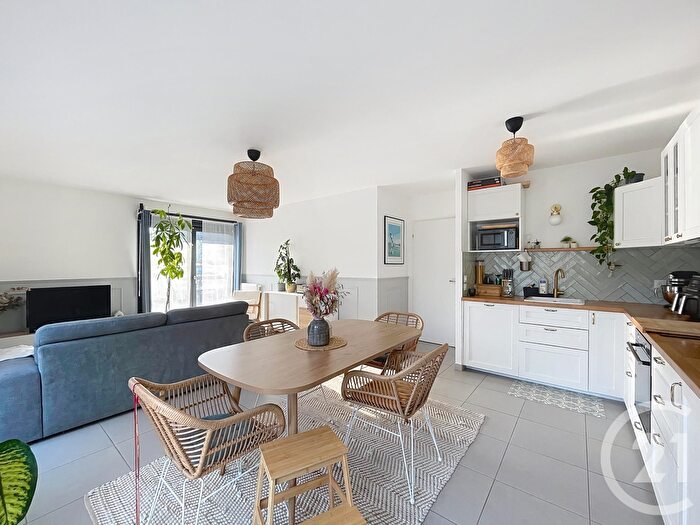 Appartement à vendre - Compiègne, Royallieu, Village - 3 pièces - 2 chambres