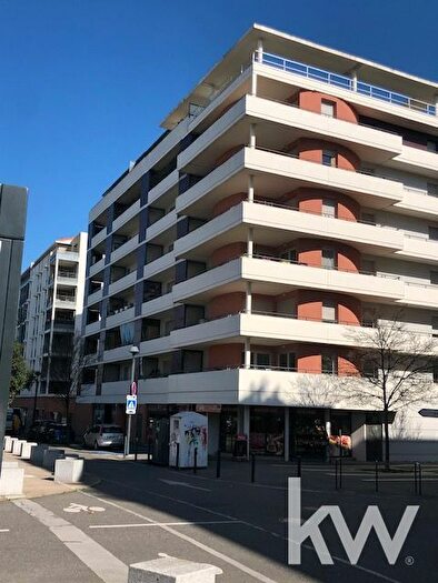 Maisons à vendre et appartements à louer - 1