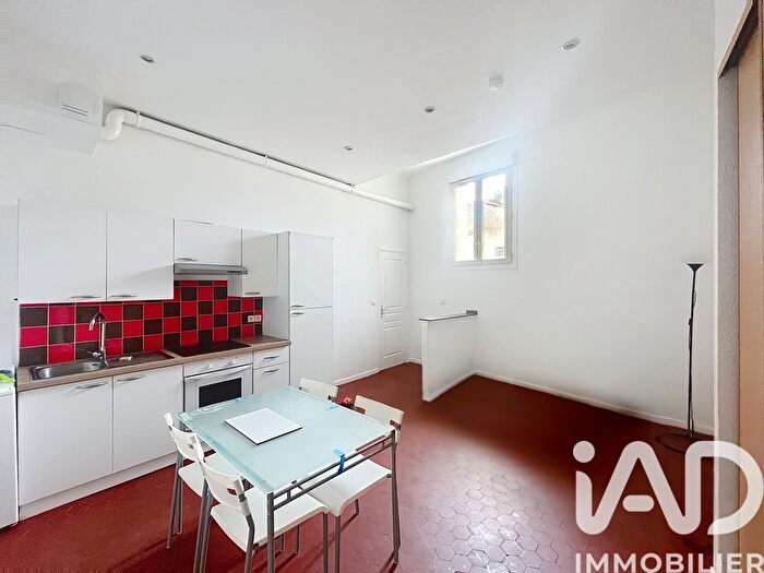 Appartement à louer - Pertuis, Centre-ville, Fours à Chaux, Claret - 2 pièces - 1 chambre