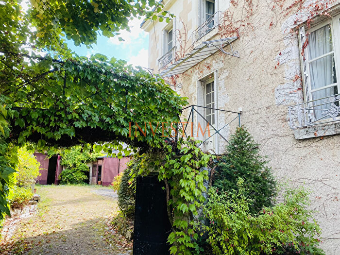 Maison à vendre - Cour-Cheverny - 8 pièces - 5 chambres