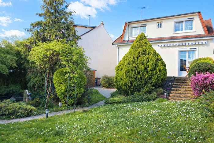 Maison à vendre - Neuilly-Plaisance, Bel Air, Clémenceau, Carnot - 7 pièces - 5 chambres