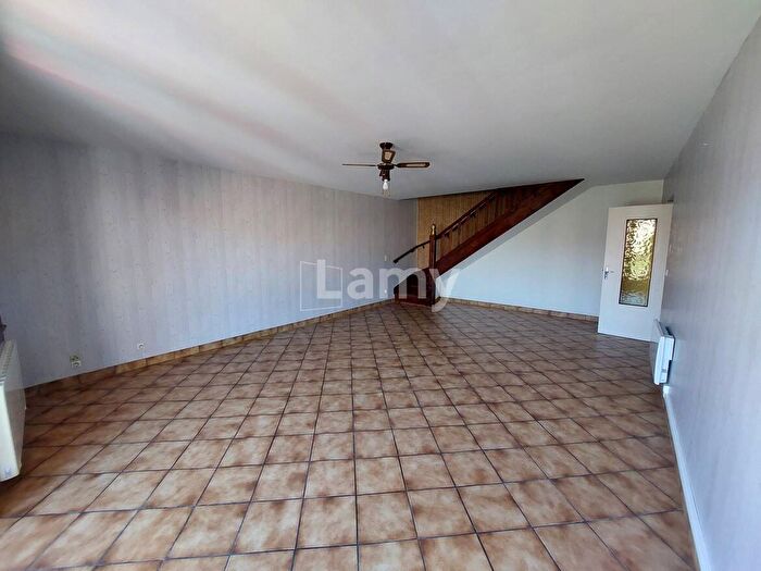 Maison à louer - Le Breuil-sur-Couze - 4 pièces