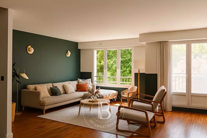 Maison à louer - Suresnes, Liberté - 5 pièces - 3 chambres