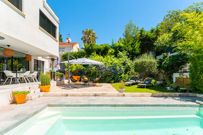 Maison à vendre - Marseille e , Mazargues - 5 pièces - 4 chambres