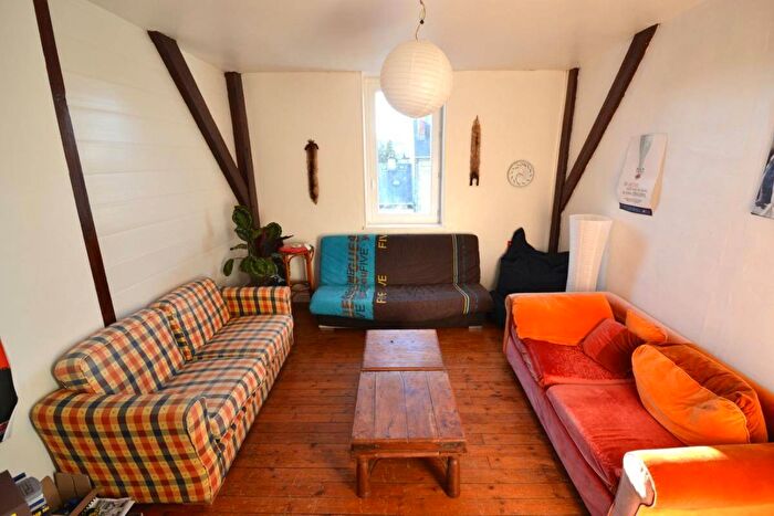 Appartement à louer - Vanteaux-Puy Las Rodas, Limoges - 4 pièces - 2 chambres