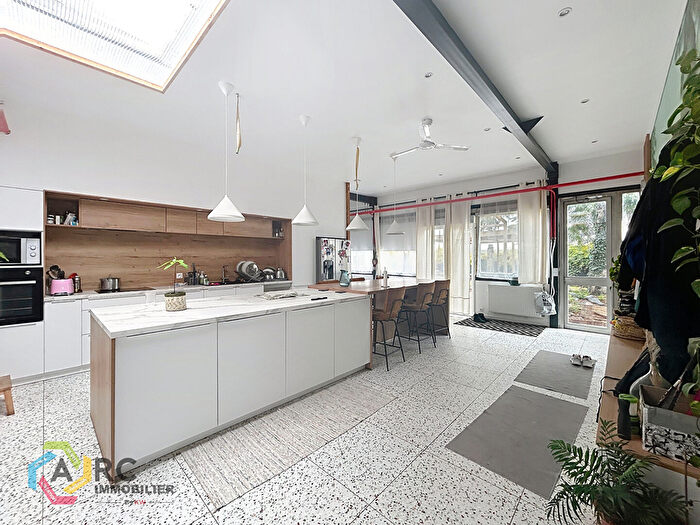 Saint-Cyr-en-Val : Appartement 11 pièces à vendre