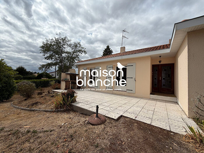 Maison 6 pièces à louer à Pompaire