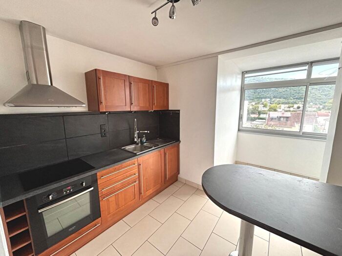 Appartement à louer - Saint-Martin-dHères - 4 pièces - 2 chambres