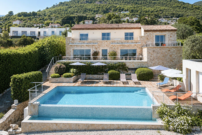 Maison 5 pièces à Tourrettes-sur-Loup, à vendre