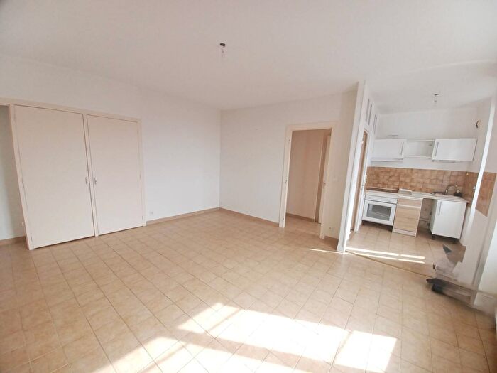 Appartement à louer - Mauriac - 3 pièces - 2 chambres