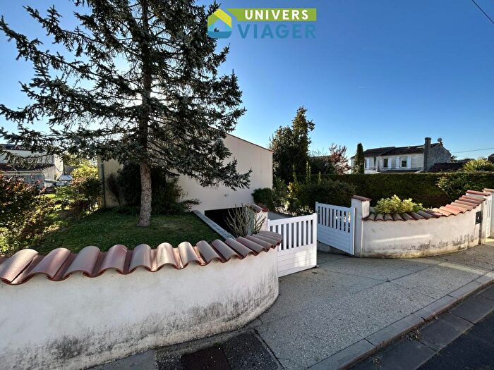 Maison à vendre - Saintes, Centre-ville - 4 pièces - 2 chambres