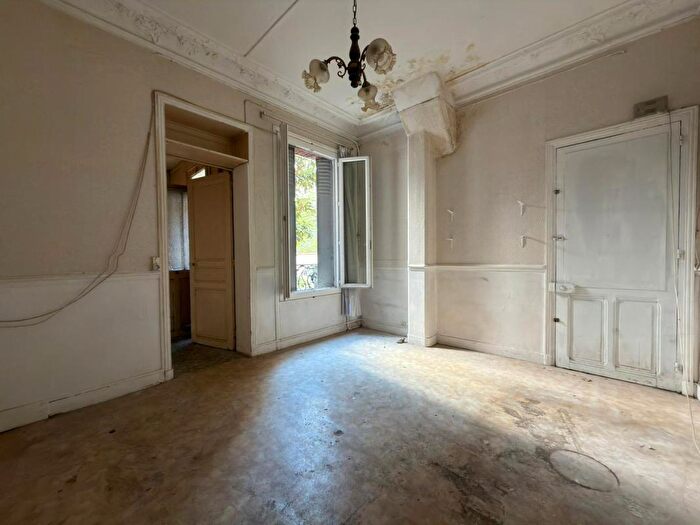 Suresnes, Carnot, Gambetta : Appartement 2 pièces à vendre