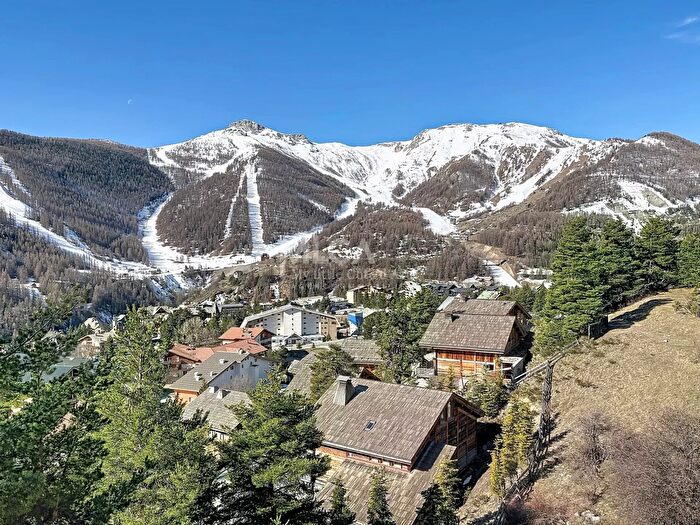Saint-Étienne-de-Tinée : Appartement 2 pièces à vendre