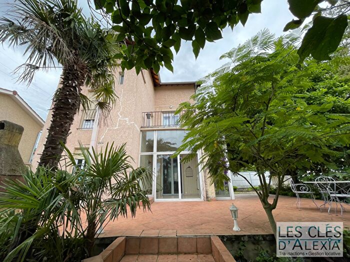 Givors, Bans : Maison 8 pièces à vendre