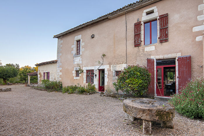 Maison à vendre - Léguillac-de-Cercles - 16 pièces - 10 chambres