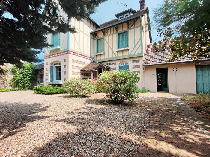 Maison 10 pièces à vendre - Saint-Aubin-lès-Elbeuf