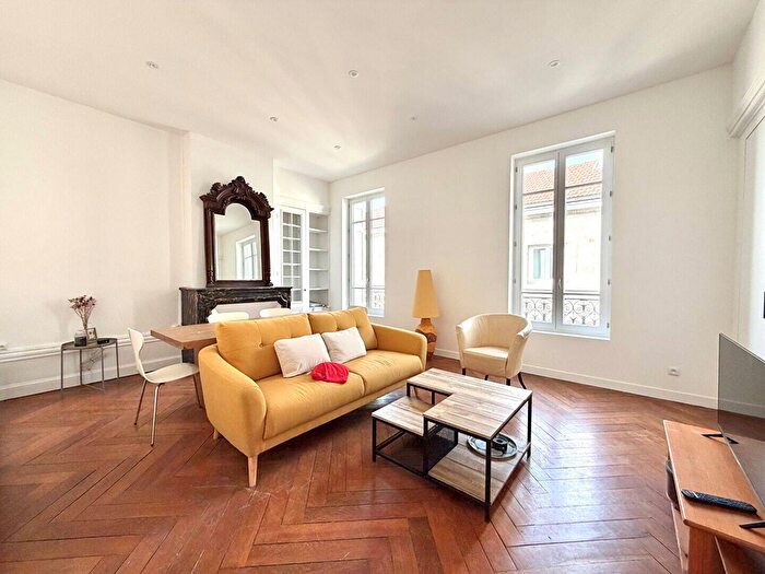 Hyper Centre-Vieille Ville, Saint-Étienne : Appartement 3 pièces à louer