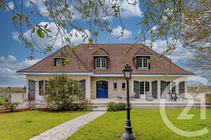 Maison à vendre - Saint-Berthevin - 12 pièces - 6 chambres