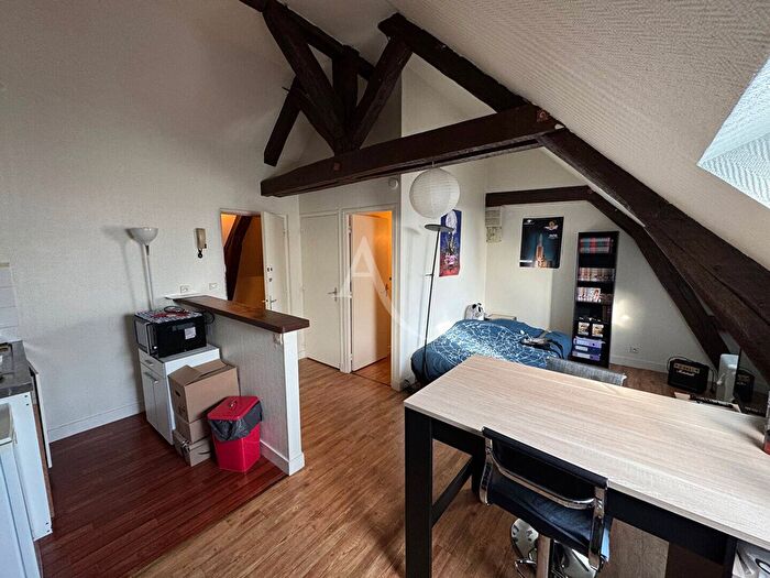 Appartement à louer - Centre Ville, Blois - 1 pièce