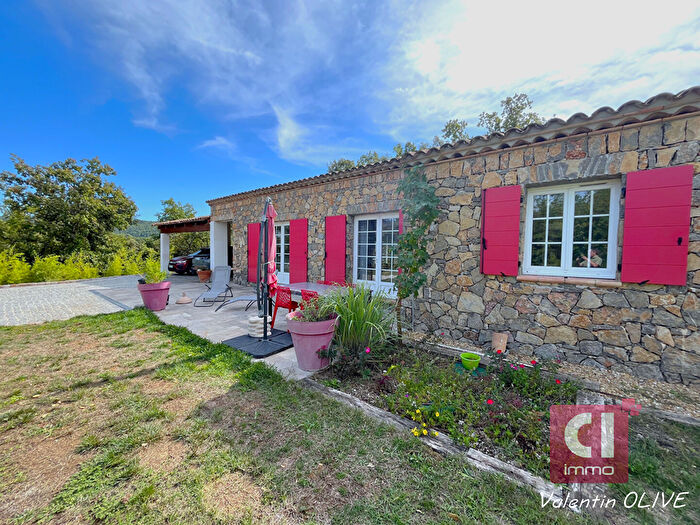 Maison à vendre - La Roquebrussanne - 5 pièces - 4 chambres