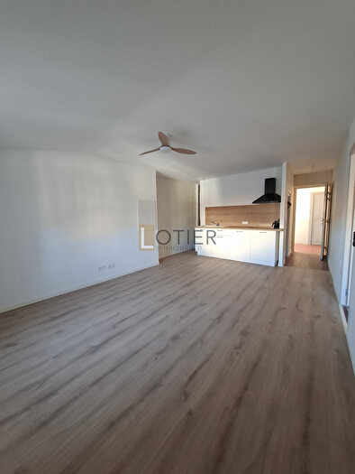 Appartement à louer - Béziers - 2 pièces - 1 chambre