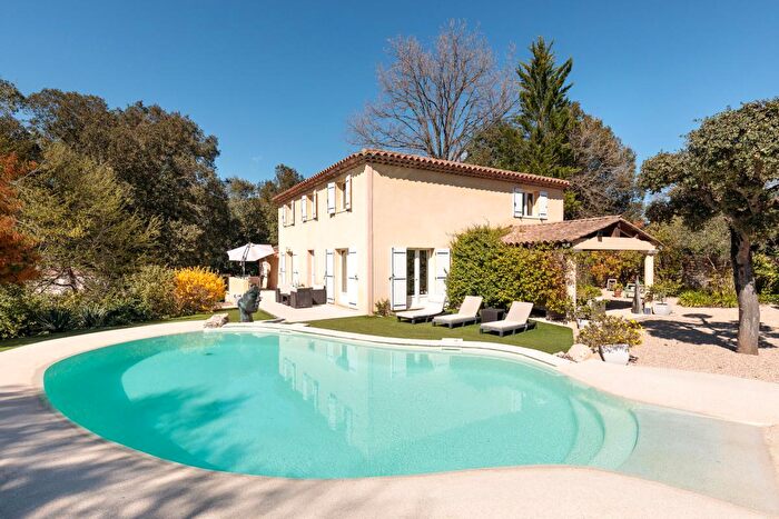 Maison à vendre - Roquefort-les-Pins - 9 pièces - 7 chambres