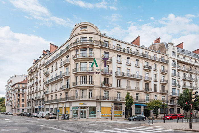 Appartement à vendre - Grenoble, Centre-ville - 7 pièces - 5 chambres