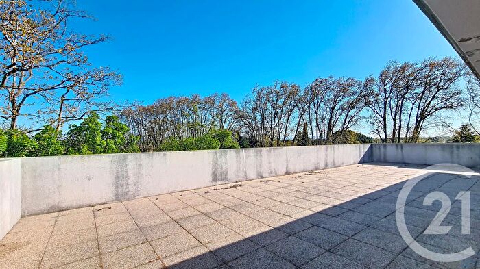 Appartement à louer - Saint-Martin-de-Crau - 4 pièces - 3 chambres