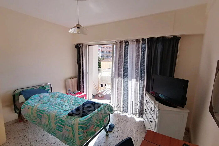 Maisons à vendre et appartements à louer - 1