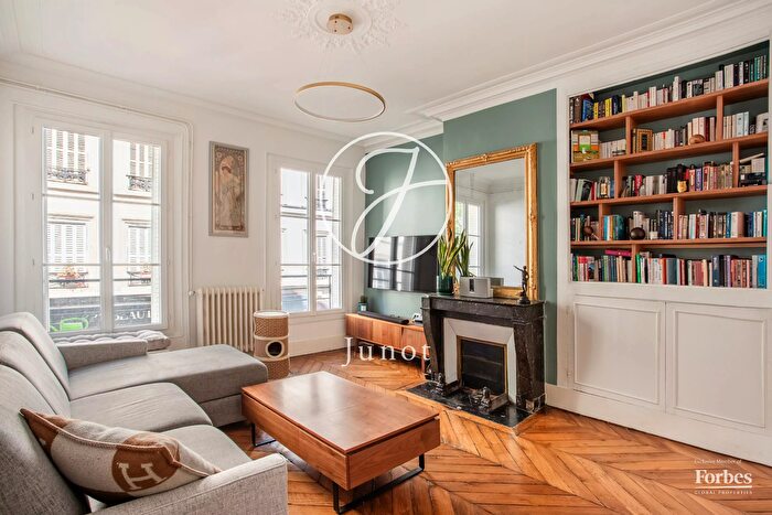Appartement 2 pièces à Paris 17ème, La Fourche, Guy Moquet, à vendre