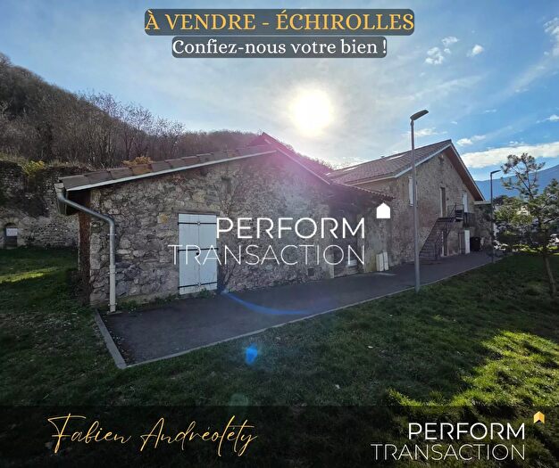 Maison à vendre - Échirolles, Village, La Commanderie - 7 pièces - 3 chambres