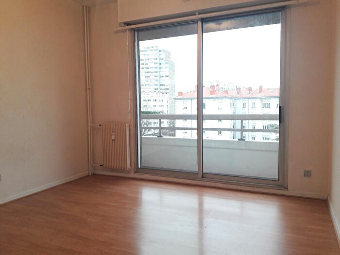 Appartement 2 pièces à Villeurbanne, Zola, Pressence, à louer