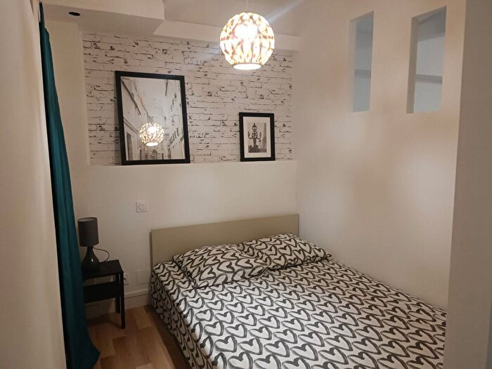 Appartement à louer - Bourg-Charité, Narbonne - 1 pièce