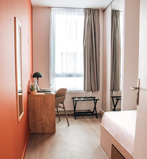 Appartement à louer - Parc-La Boule- Champs Pierreux, Nanterre - 4 pièces - 3 chambres