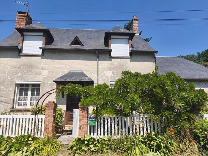 Maison à vendre - La Chartre-sur-le-Loir - 7 pièces - 4 chambres